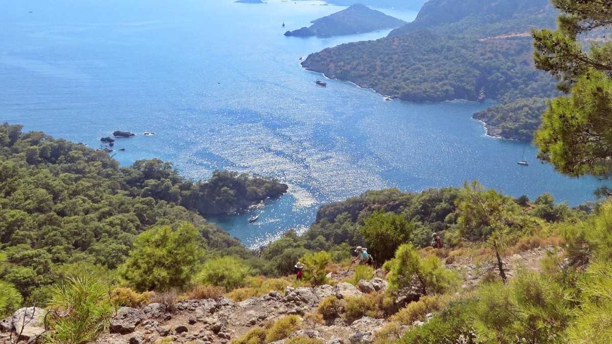 Getting Around Oludeniz. Public Transport, Taxis, Car Rental