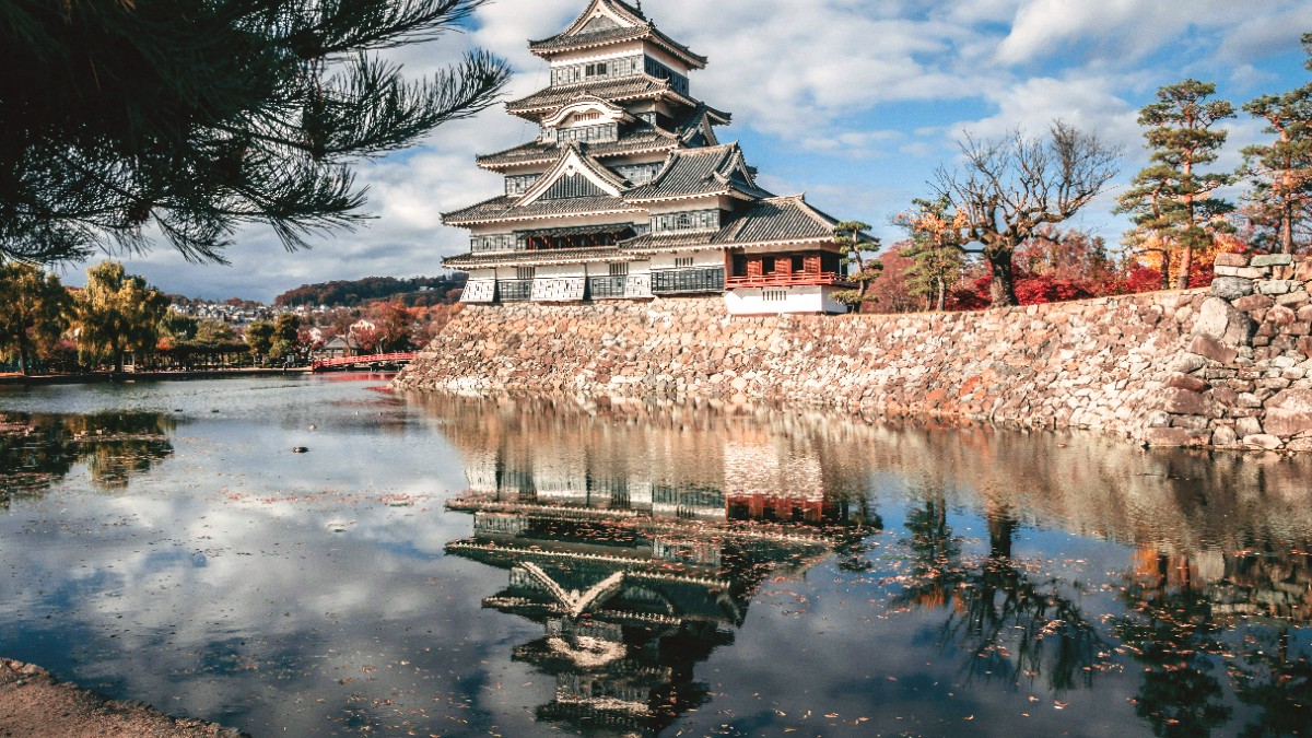 Hakone Travel Guide - MileHacker