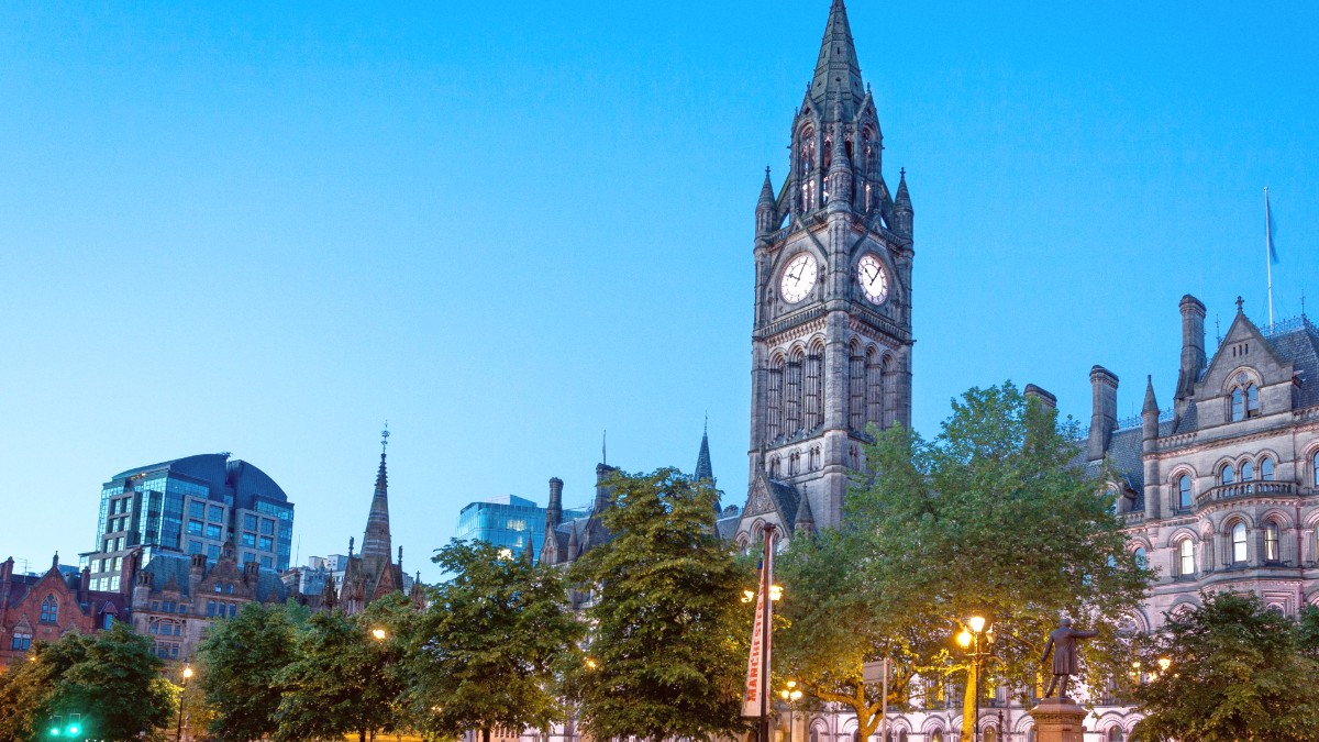 Manchester Travel Tips. Money, Safety, Culture - MileHacker