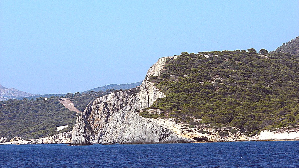 Aegina Travel Guide Overview - MileHacker