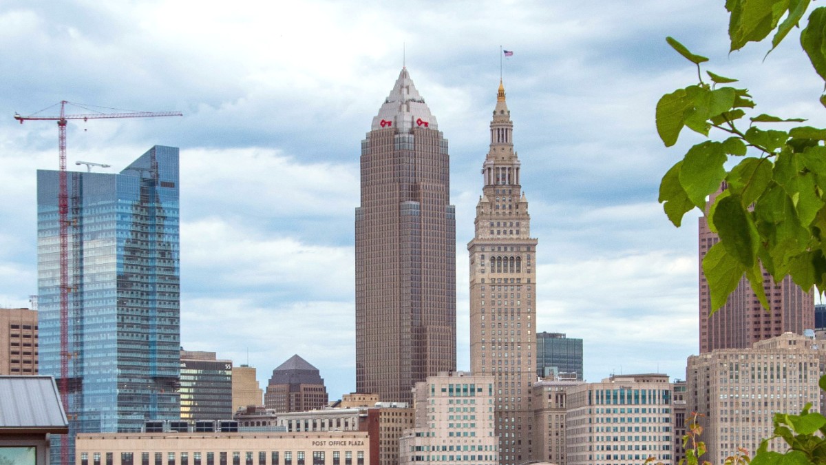 Getting Around Cleveland. Public Transport, Taxis, Car Rental
