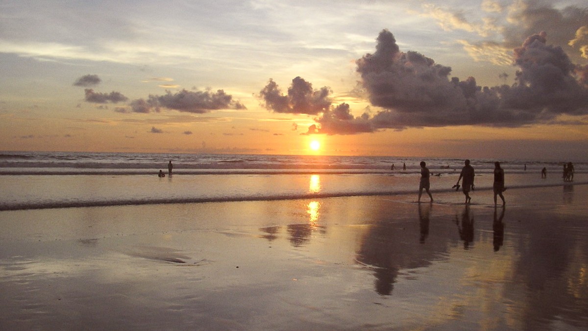 Seminyak Travel Guide - MileHacker